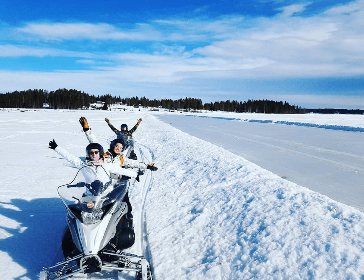 Snowmobile tour on sea ice and in the forest - Explore Luleå